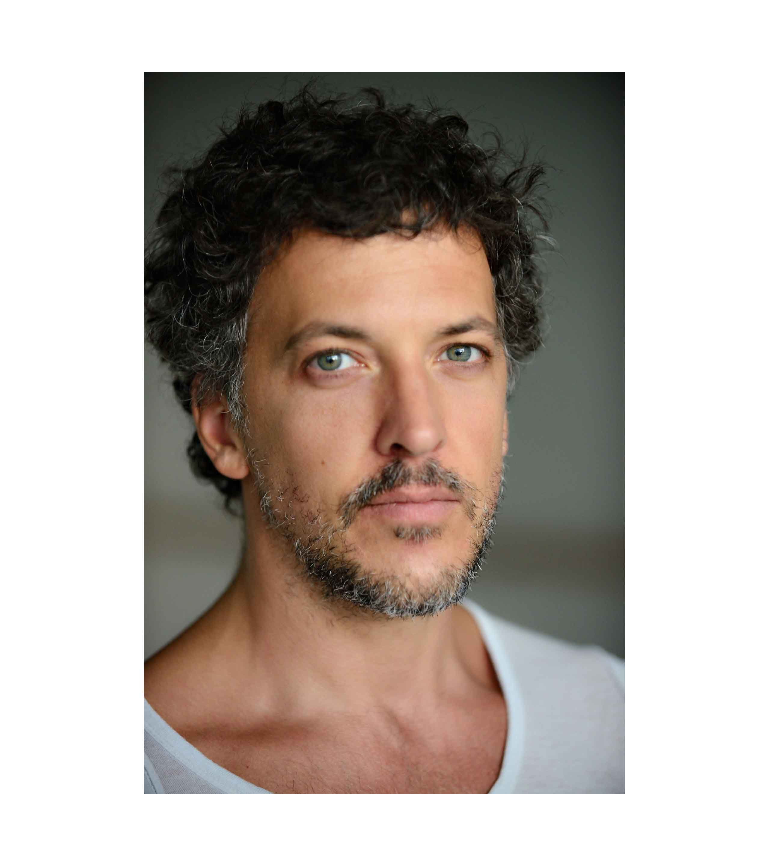 Medhi Walerski | Globe Dancer